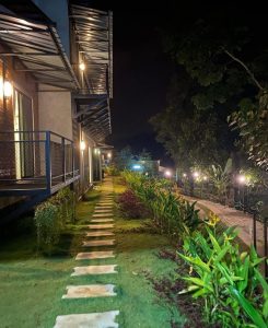 82 Rening – Villa In Kampung